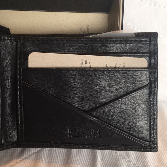 Kenneth Cole Reaction | Bags | Kenneth Cole Mens Bi Fold Black Wallet ...